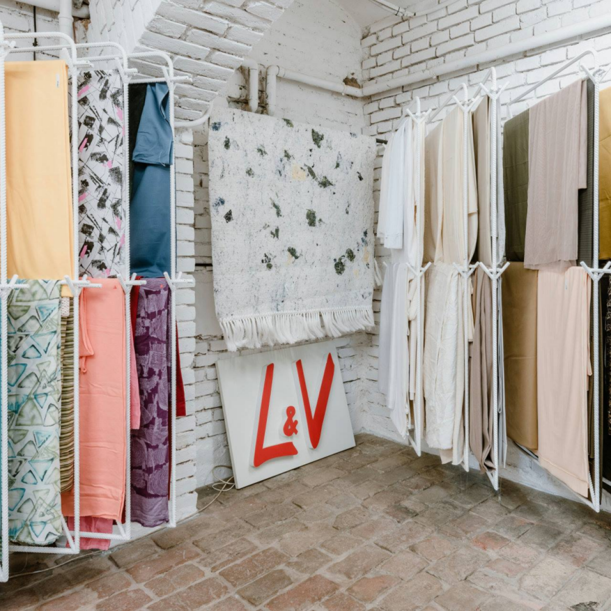 Textile Mountain je český projekt, který vdechne život nevyužitým ...