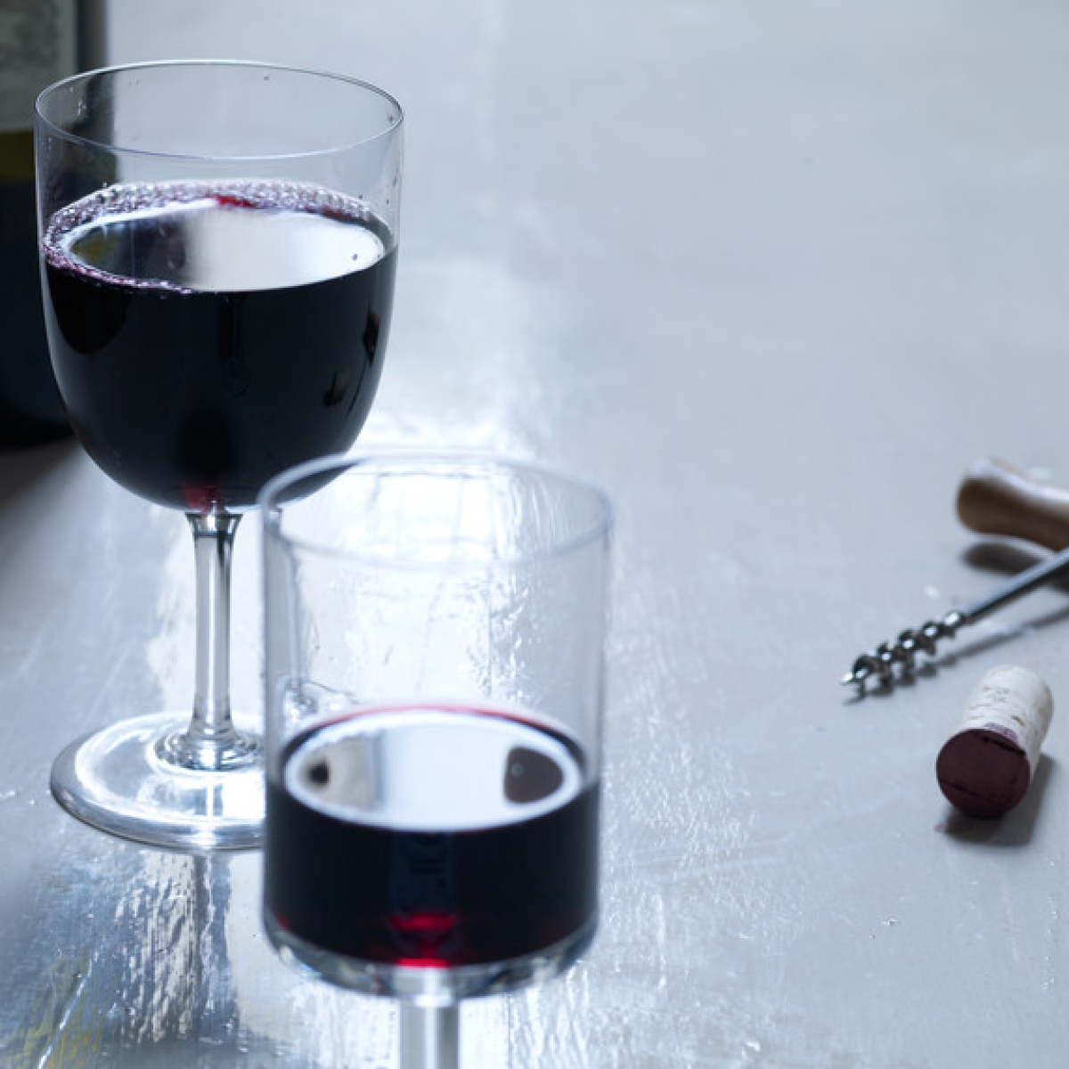 Vychutnejte si jarní večer se sklenkou dobrého vína | Moda.cz