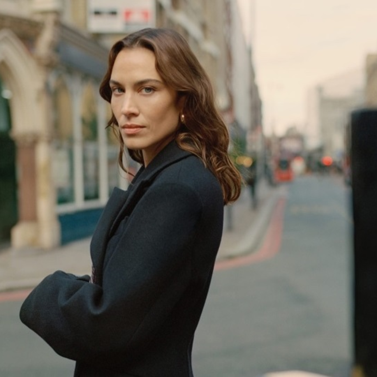 Alexa Chung a značka Mango přináší dokonalý okamžik v londýnském stylu ...